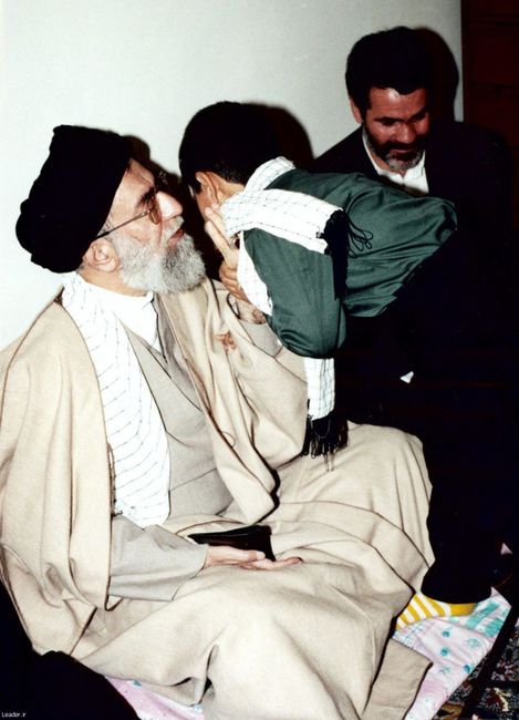Pictures of Imam Khamenei with Children - Off-Topic - ShiaChat.com