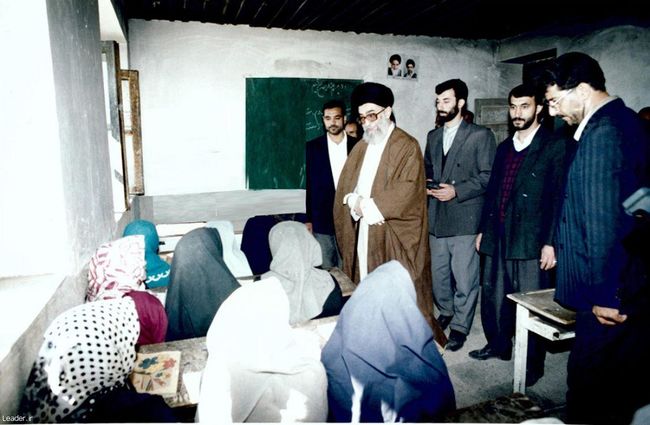 Pictures of Imam Khamenei with Children - Off-Topic - ShiaChat.com