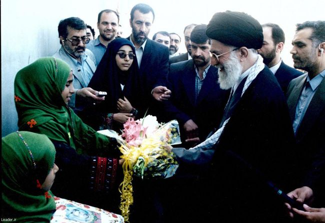 Pictures of Imam Khamenei with Children - Off-Topic - ShiaChat.com